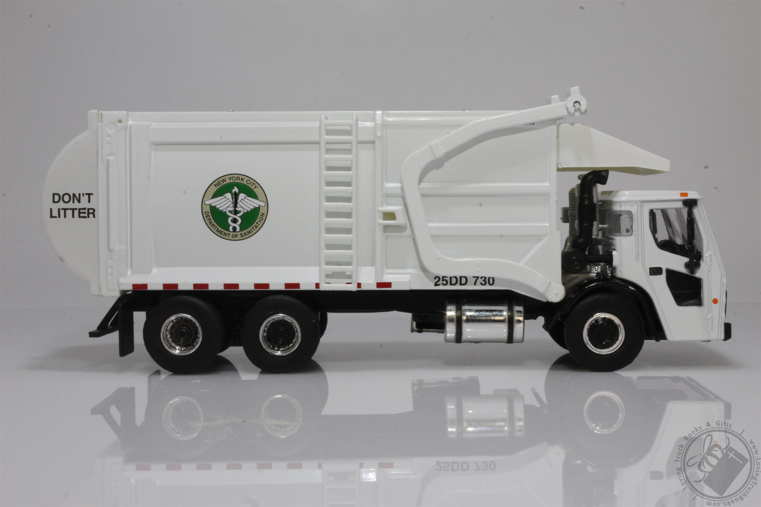 S.D. Trucks Series 8 - 2019 Mack LR Refuse Truck - New York City ...